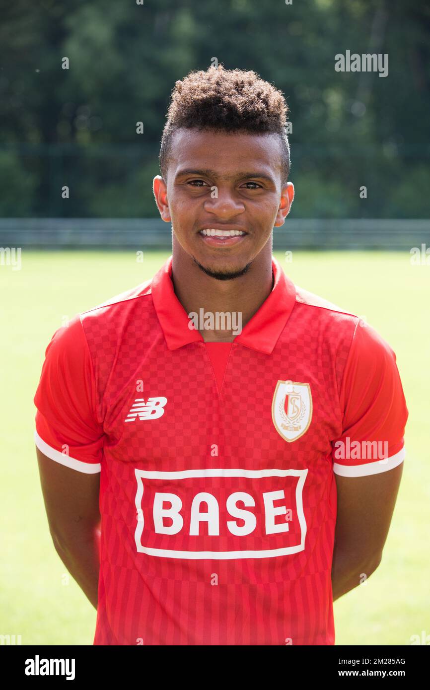 Standard's Darwin Andrade poses for photographer at the 2017-2018 ...