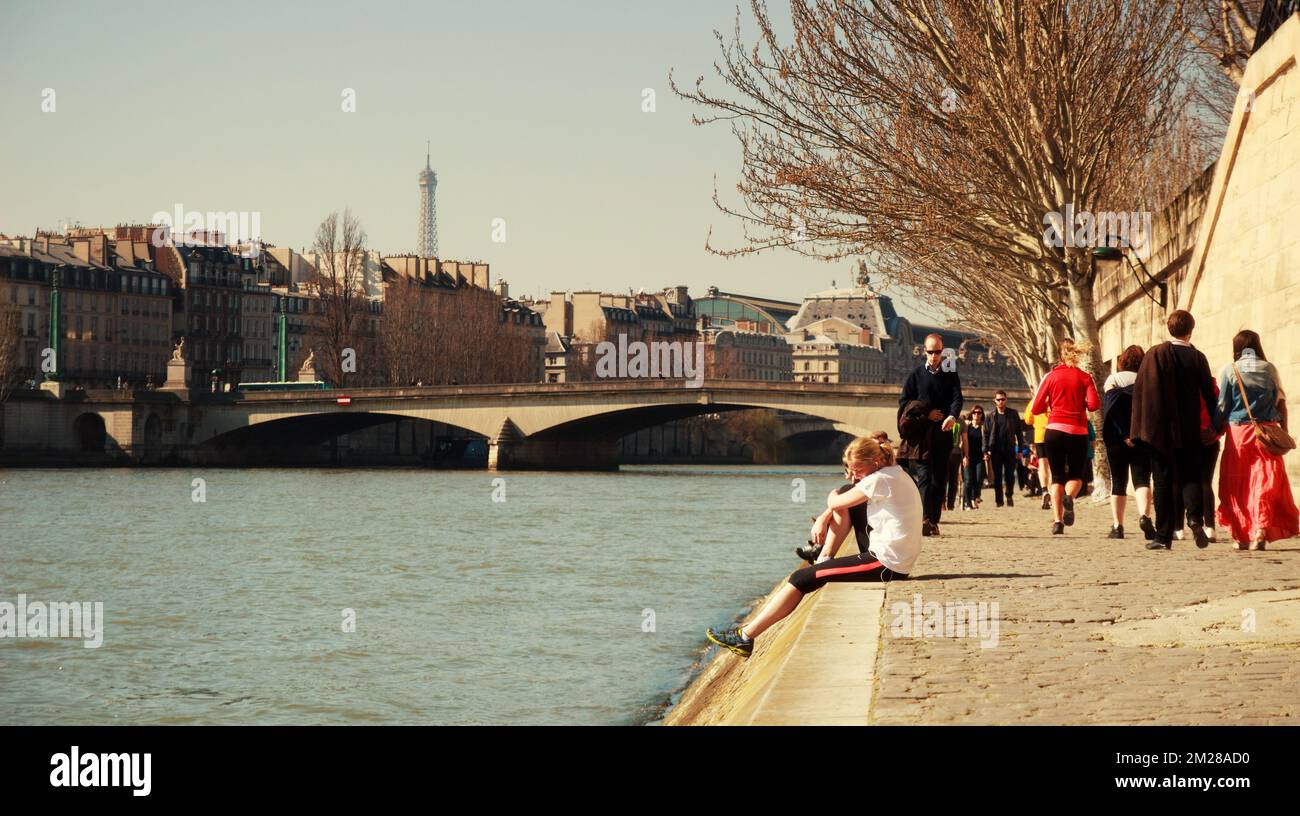Paris sunrise run hi-res stock photography and images - Alamy