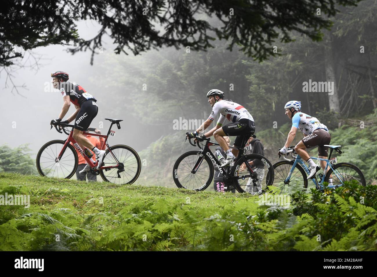 Swiss Stefan Kung of BMC Racing Team, Great Britain Stephen Cummings of ...