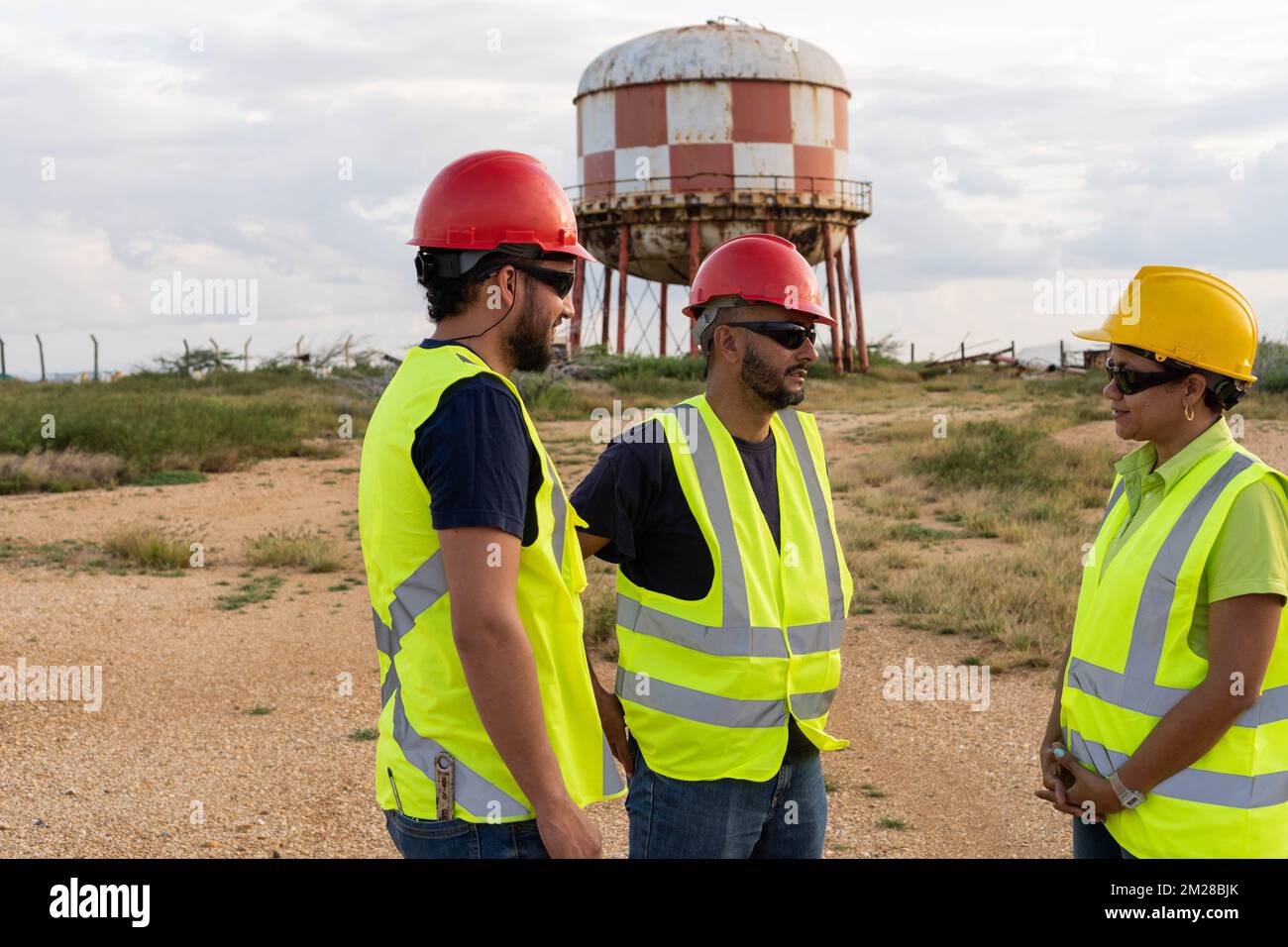 Engineers talk hi-res stock photography and images - Alamy