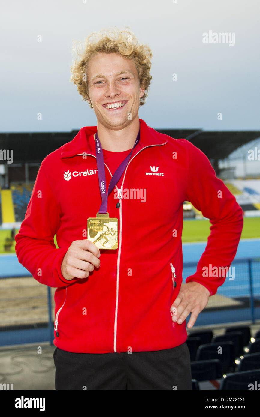 Belgian Ben Broeders poses with his gold medal, after winning the men's ...