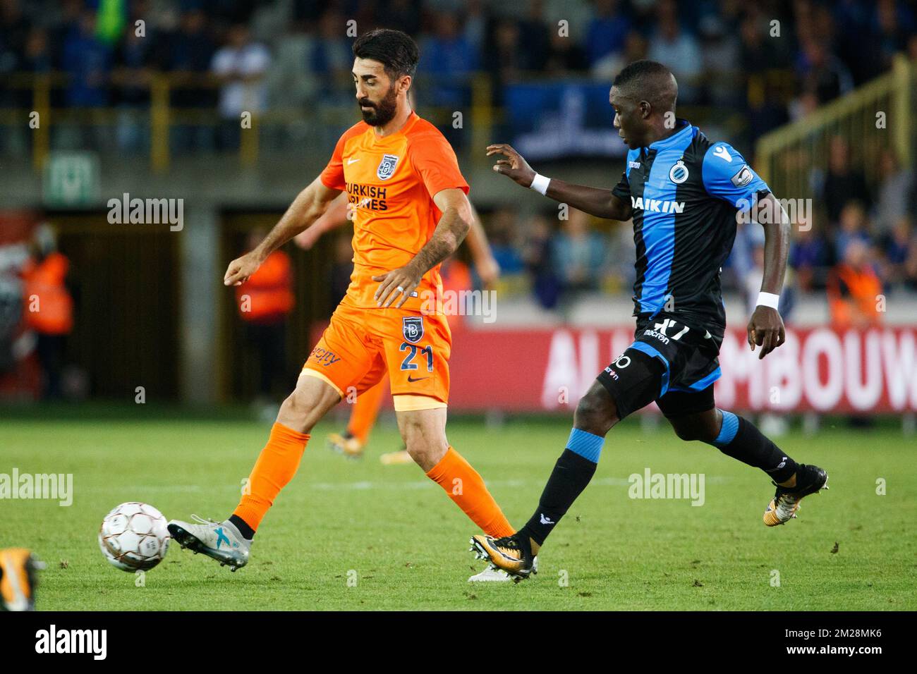 Basaksehir's Mahmut Tekdemir and Club's Marvelous Nakamba fight for the ...