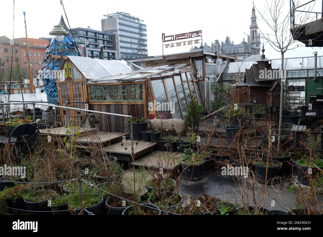 Anvers | Anvers - Le Bar Paniek au pied du MAS 08/12/2013 Stock Photo ...