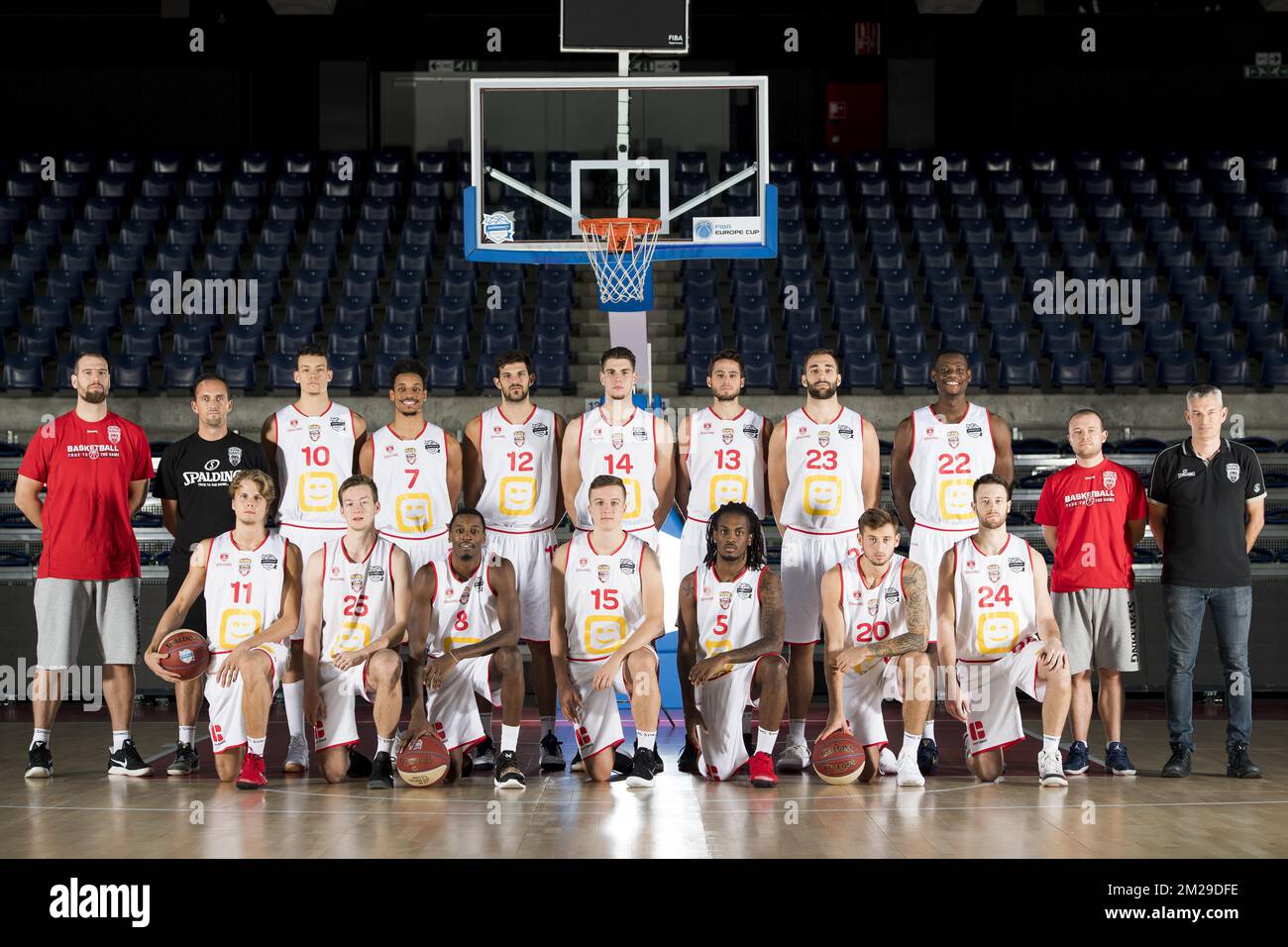 Première division de basket ball hi-res stock photography and images ...