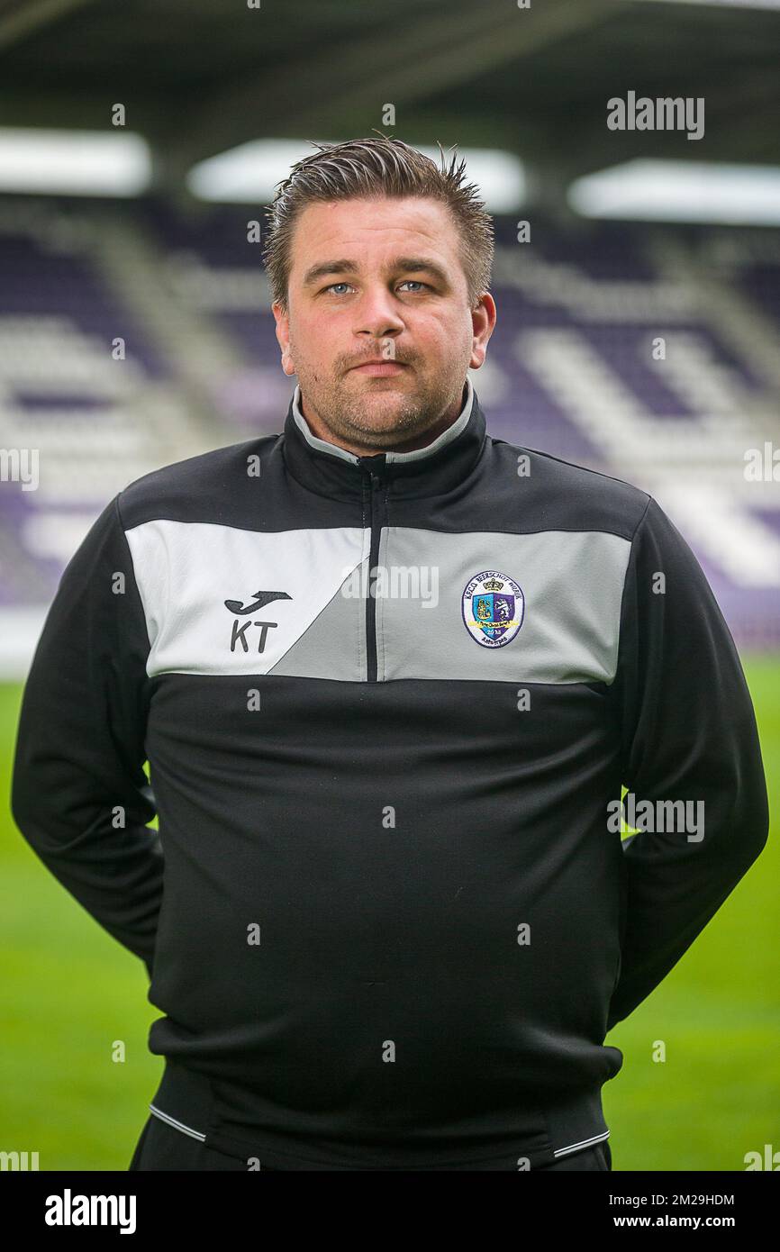 Bram Verbist (Keepers Trainer) poses for photographer at the 2017-2018 ...