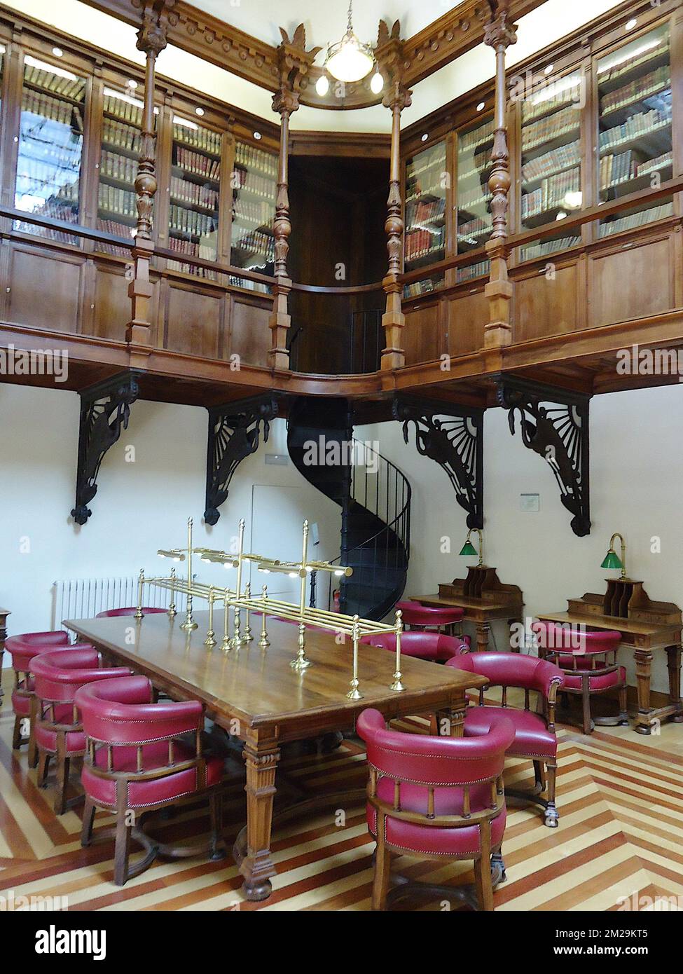 Bibliotheque livres anciens hi-res stock photography and images - Alamy