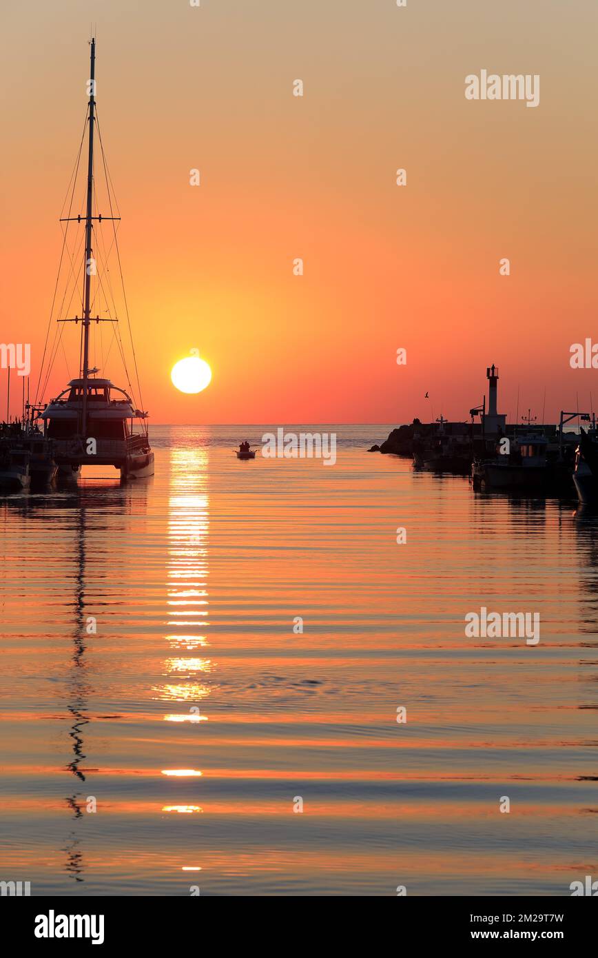 Grau du roi chalutier hi-res stock photography and images - Alamy