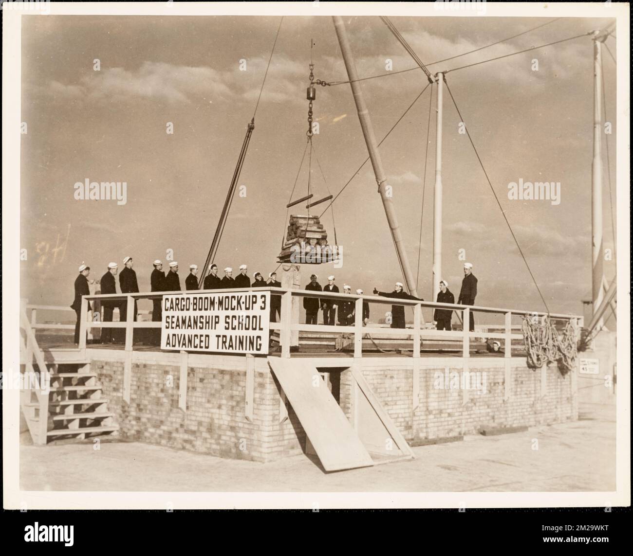 Military training photographs hi-res stock photography and images - Alamy