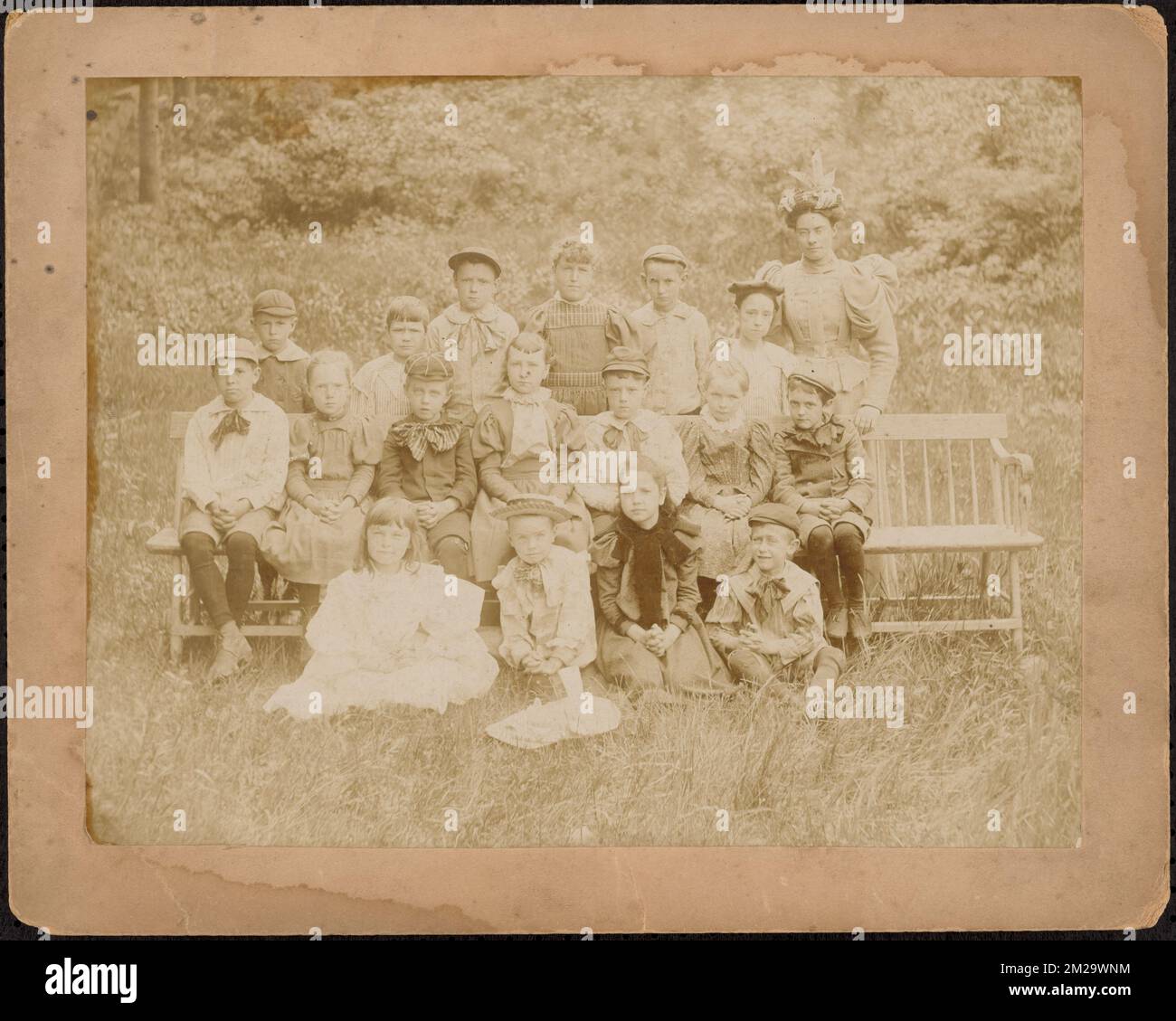 Class photo, Woodville School #10 , School children, Schools, Students ...