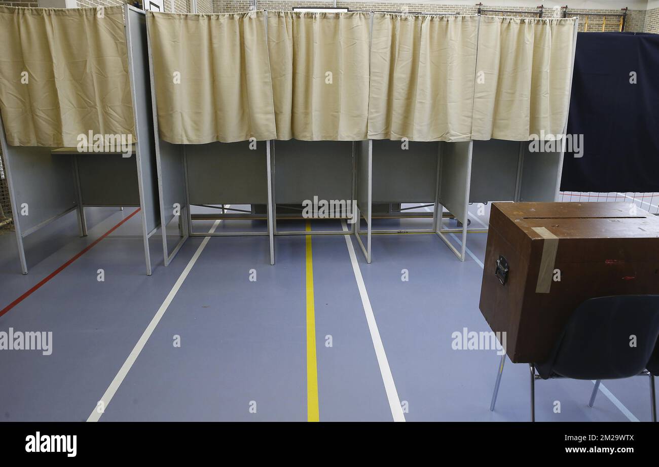 Illustration picture shows a referendum in Zingem on the proposal of a ...