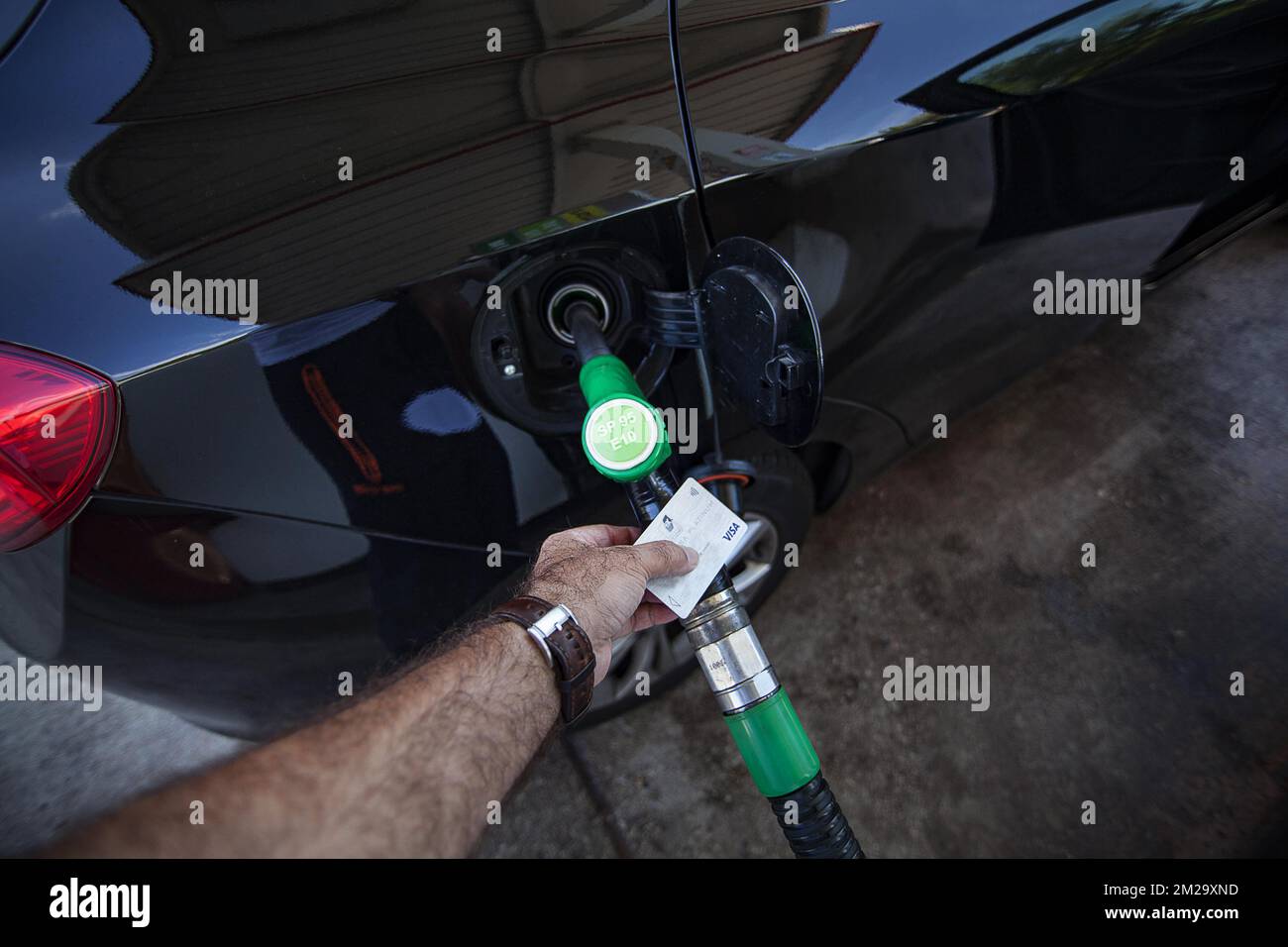 Pompes carburant hi-res stock photography and images - Alamy