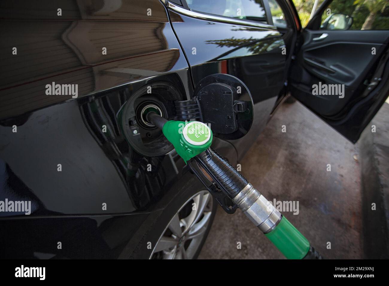 Pompes a essence hi-res stock photography and images - Alamy