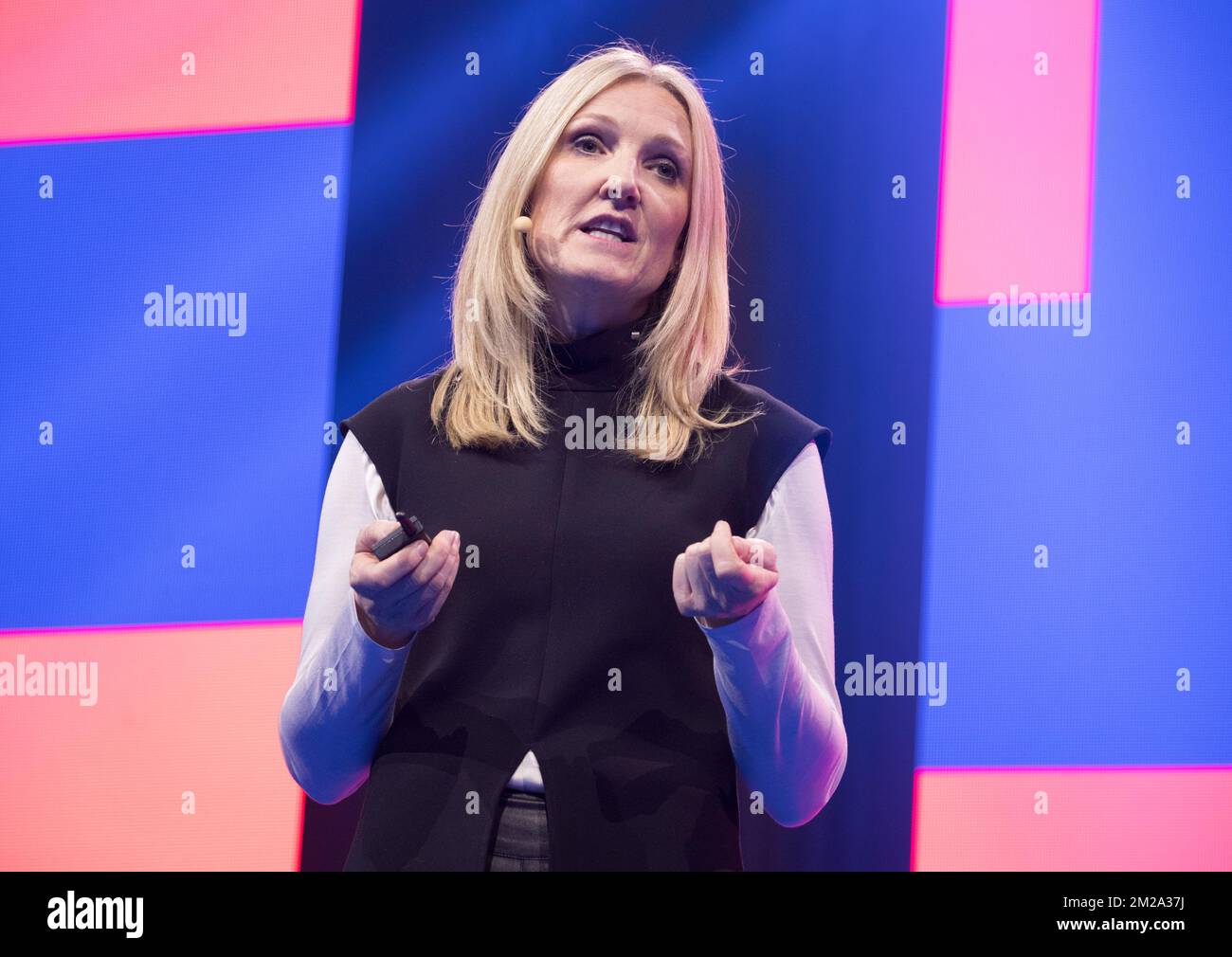 Fiona young hi-res stock photography and images - Alamy