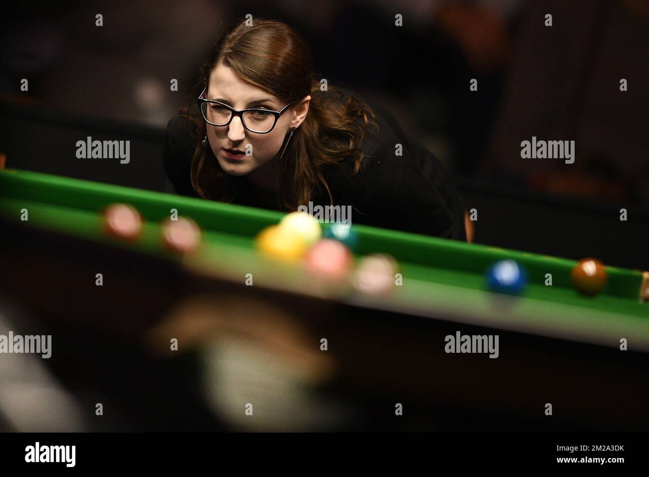 Snooker referee hi-res stock photography and images - Alamy