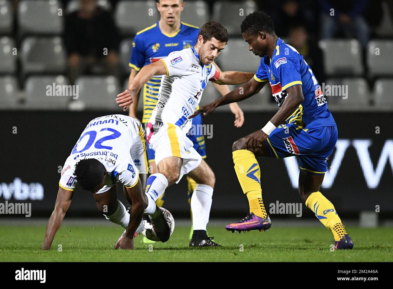 Union's Nzinga Luvumbu, Union's Charles Morren and Westerlo's ...
