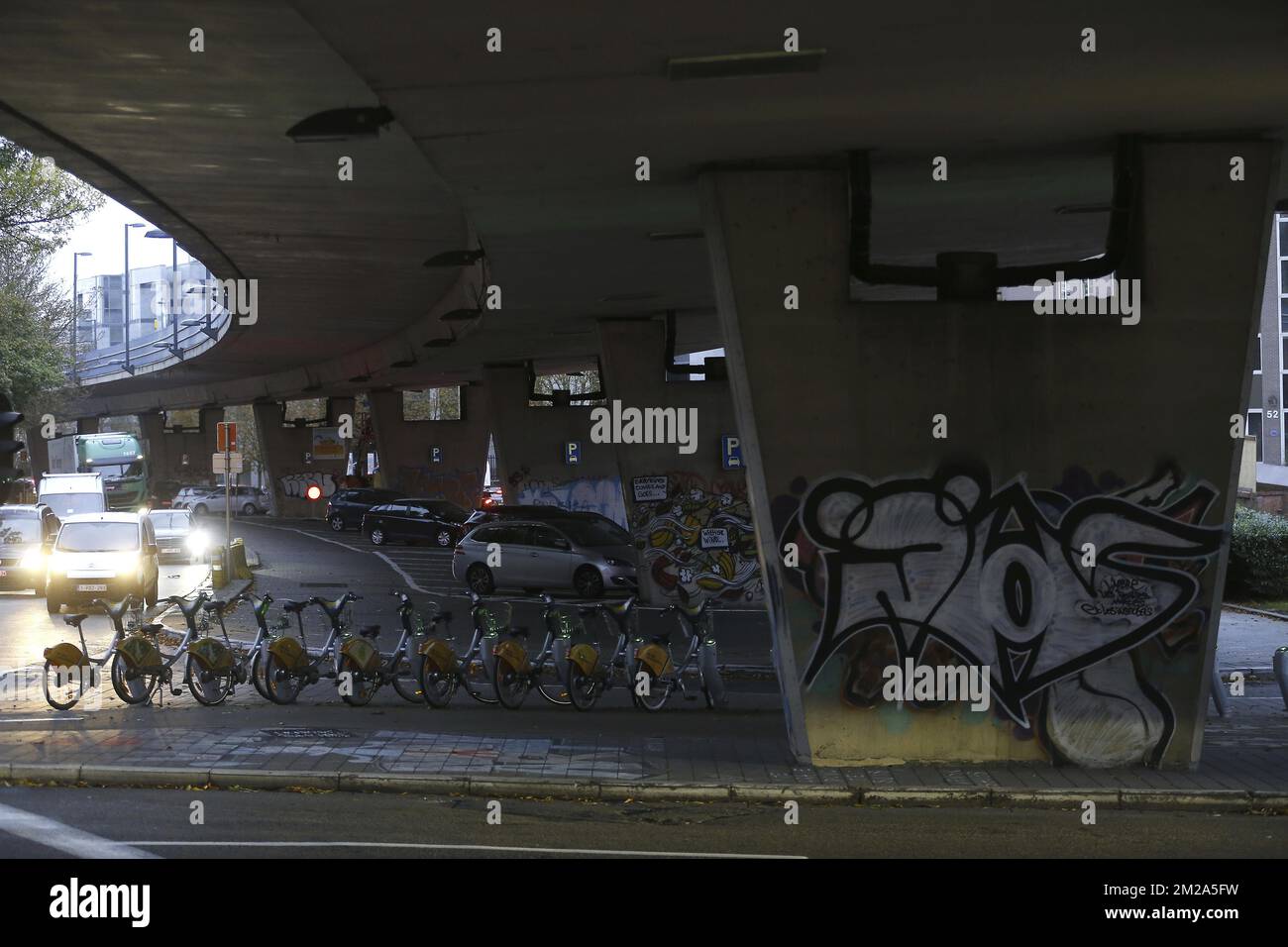 Illustration picture shows the closed Herrmann Debroux viaduct in ...