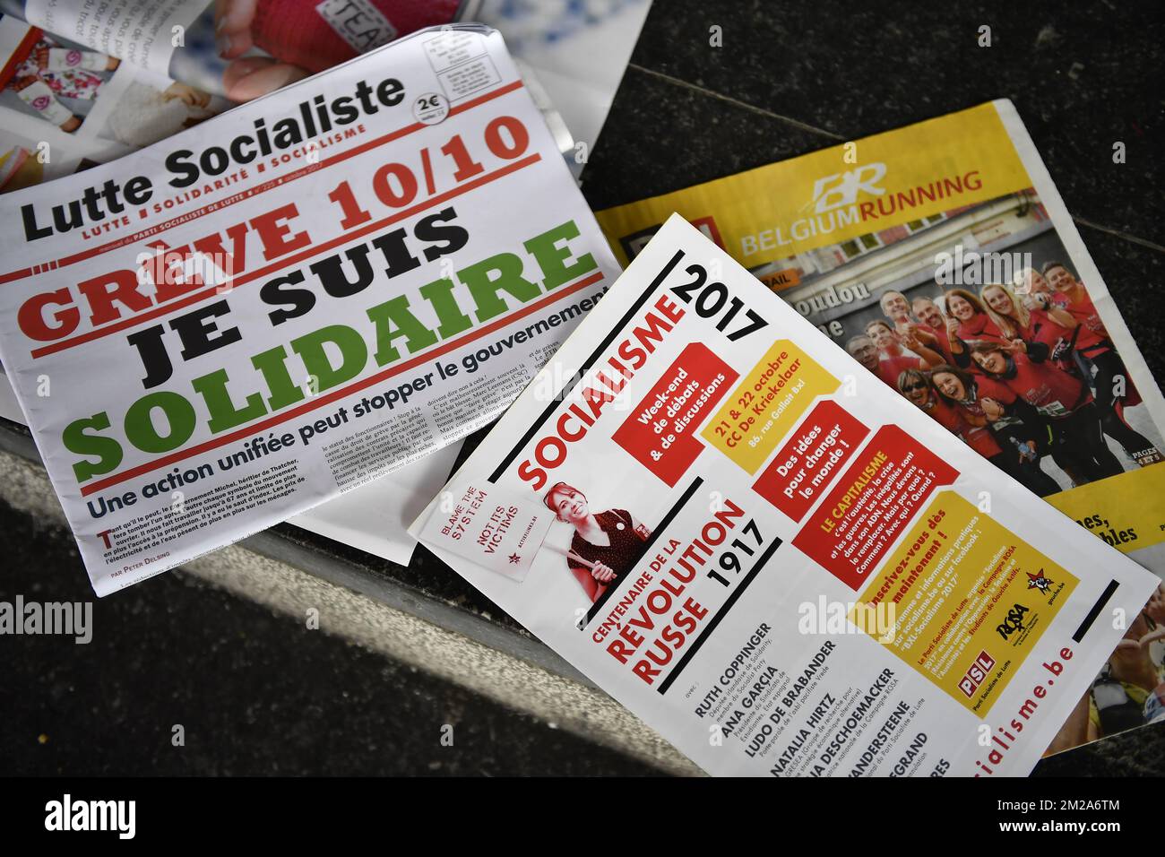 Illustration picture shows newspaper at picket line during a general ...