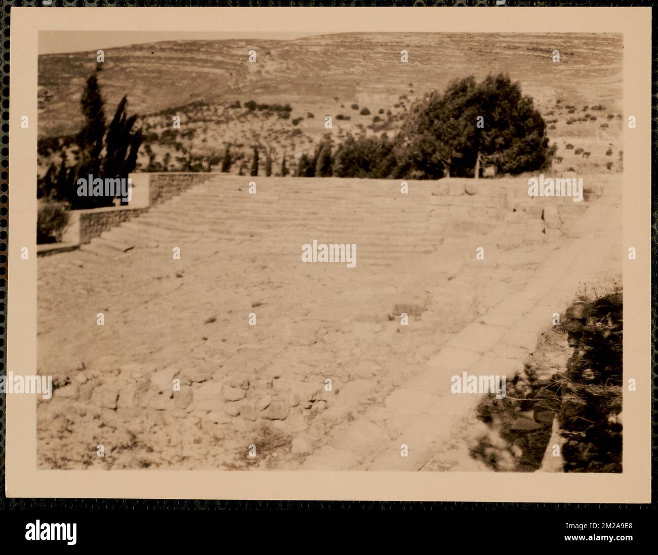 Cnossus - theatral area , Archaeological sites, Castles & palaces ...