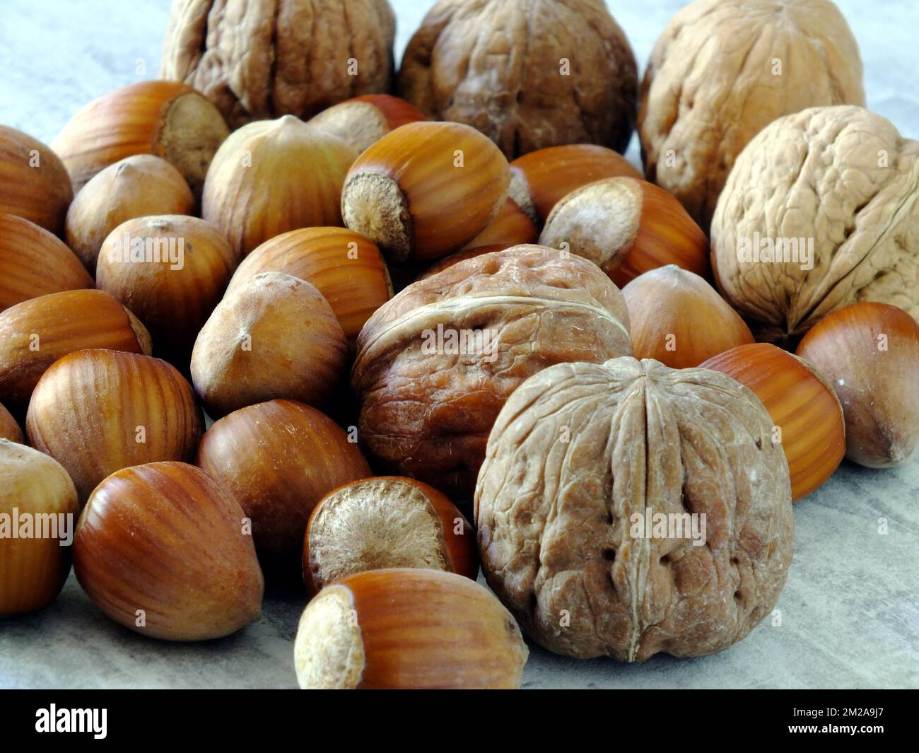 Noix et fruits hi-res stock photography and images - Alamy