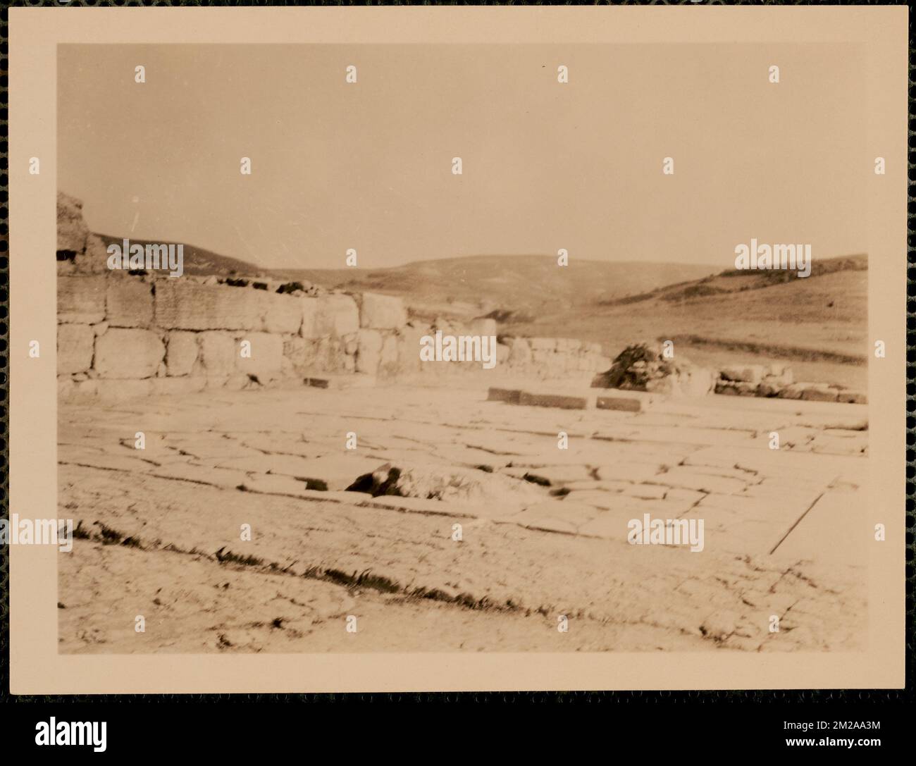 Cnossus - western portico , Archaeological sites, Castles & palaces ...