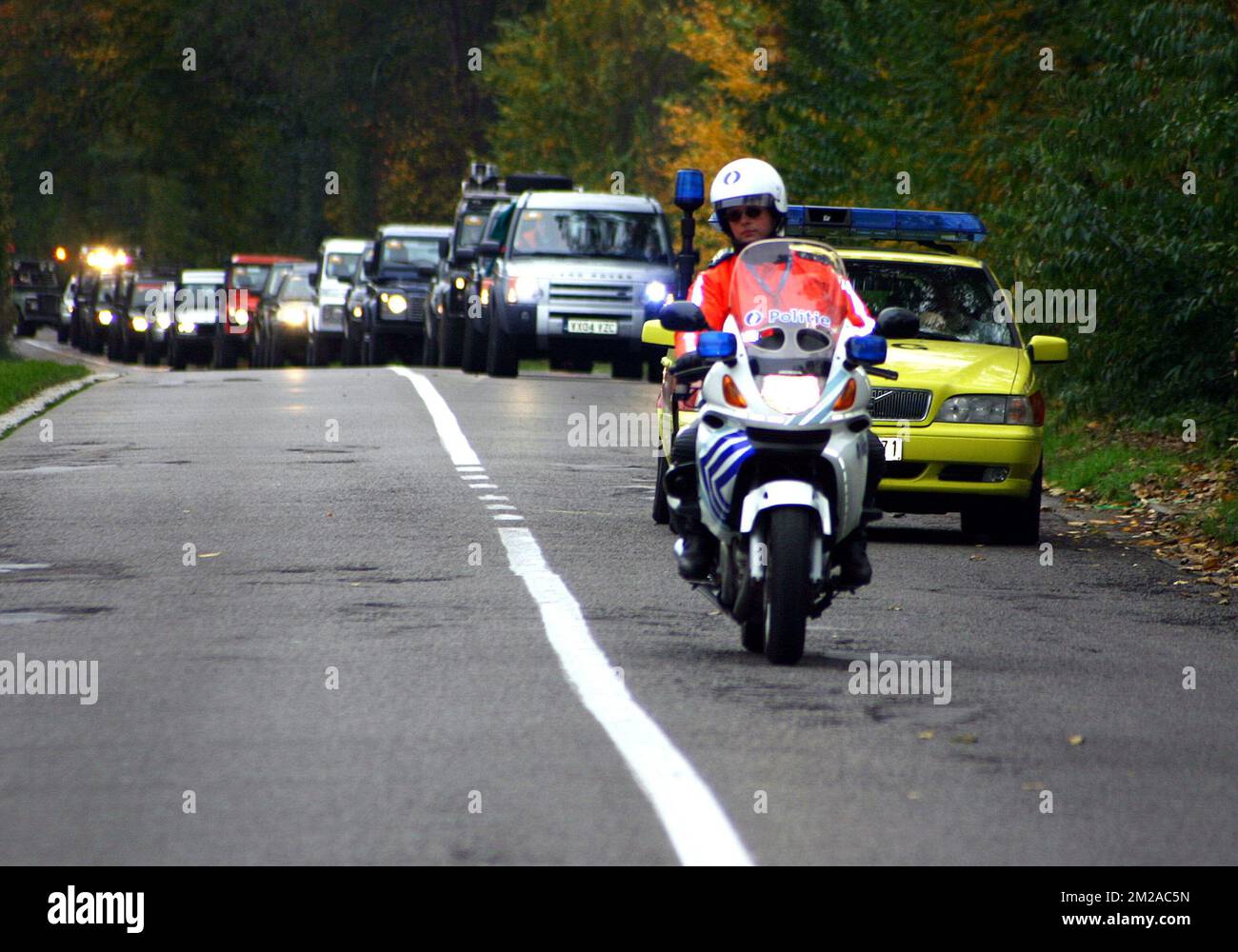 Gathering of Land Rover cars for an attempt at breaking a world record ...