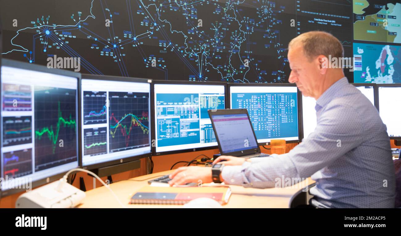 Electricity transmission system operator hi-res stock photography and ...