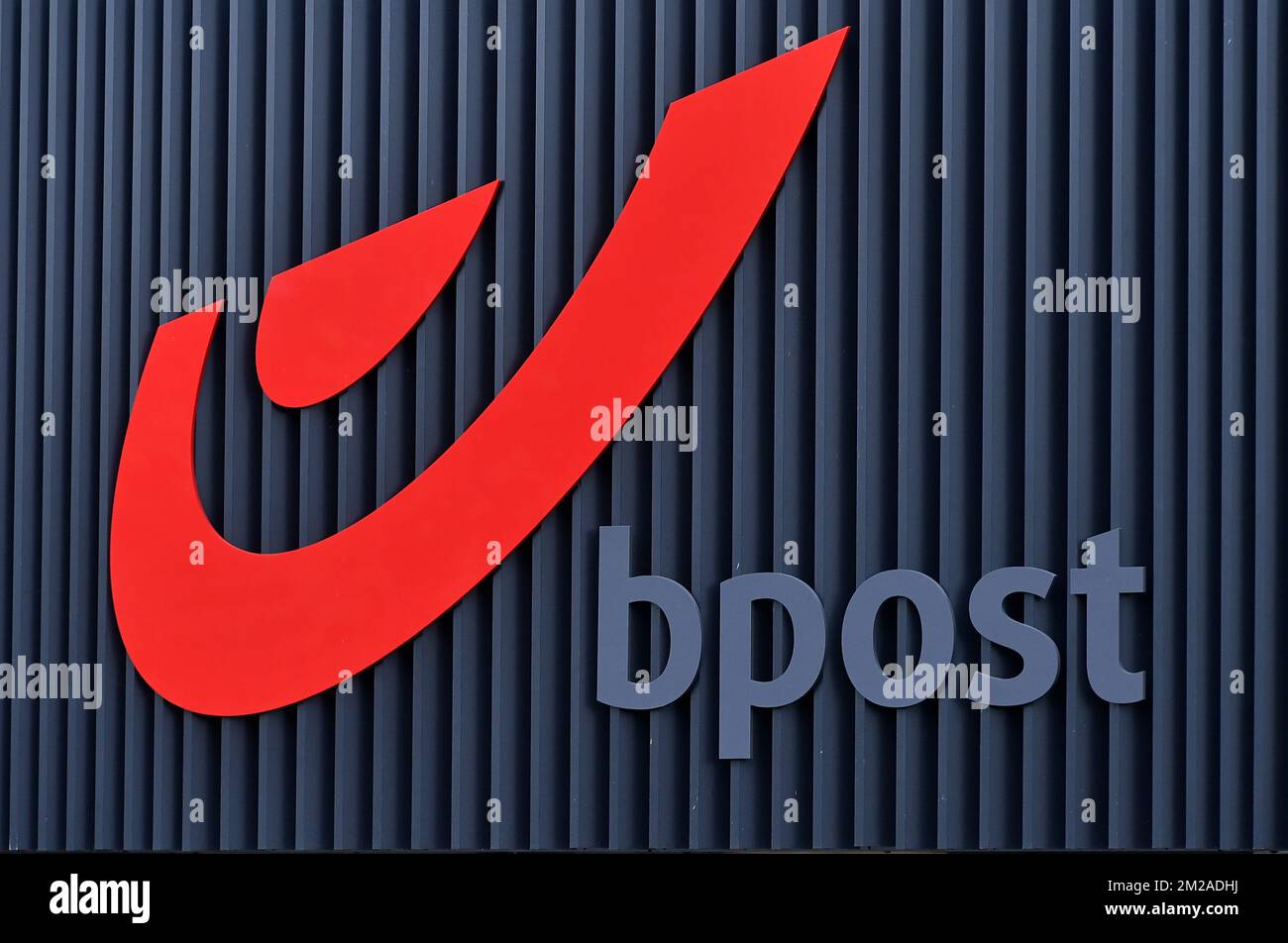 Xof logo hi-res stock photography and images - Alamy