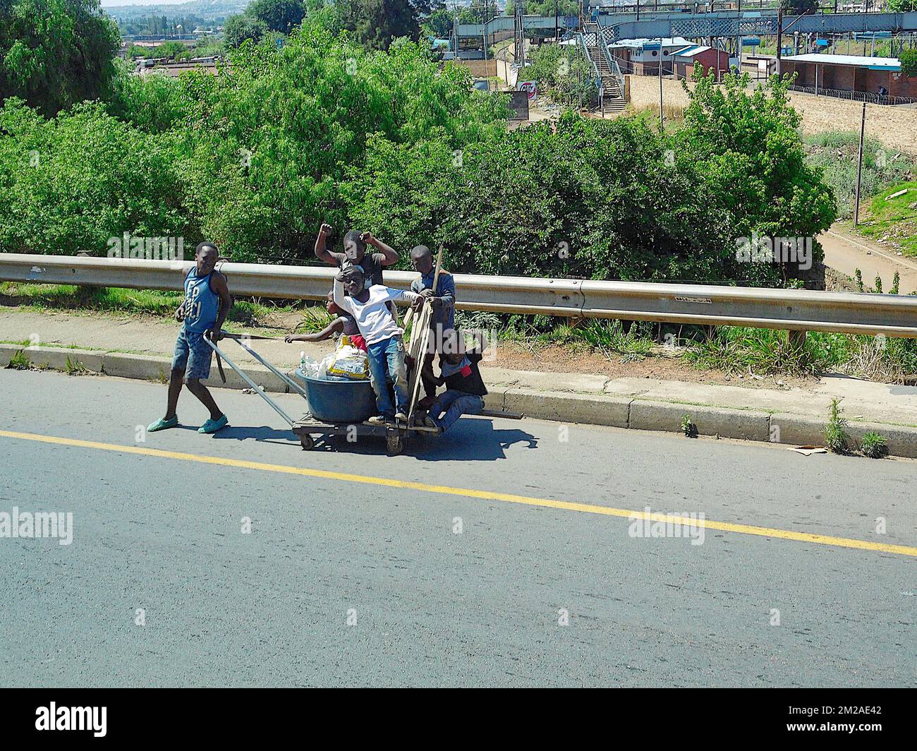 Enfance enfance enfants enfant des enfants hi-res stock photography and ...