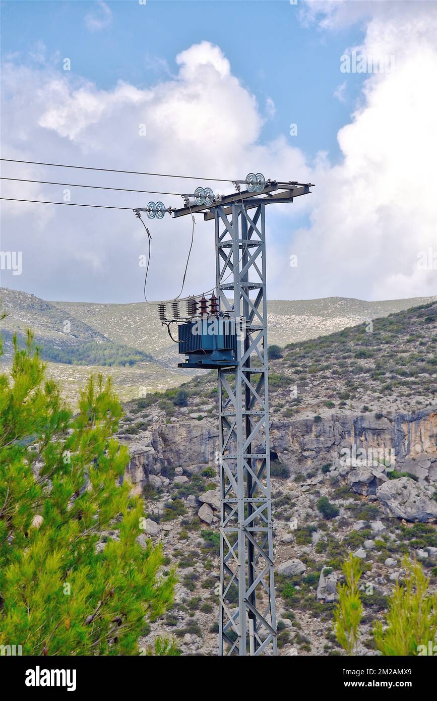 Pylone electrique hi-res stock photography and images - Alamy