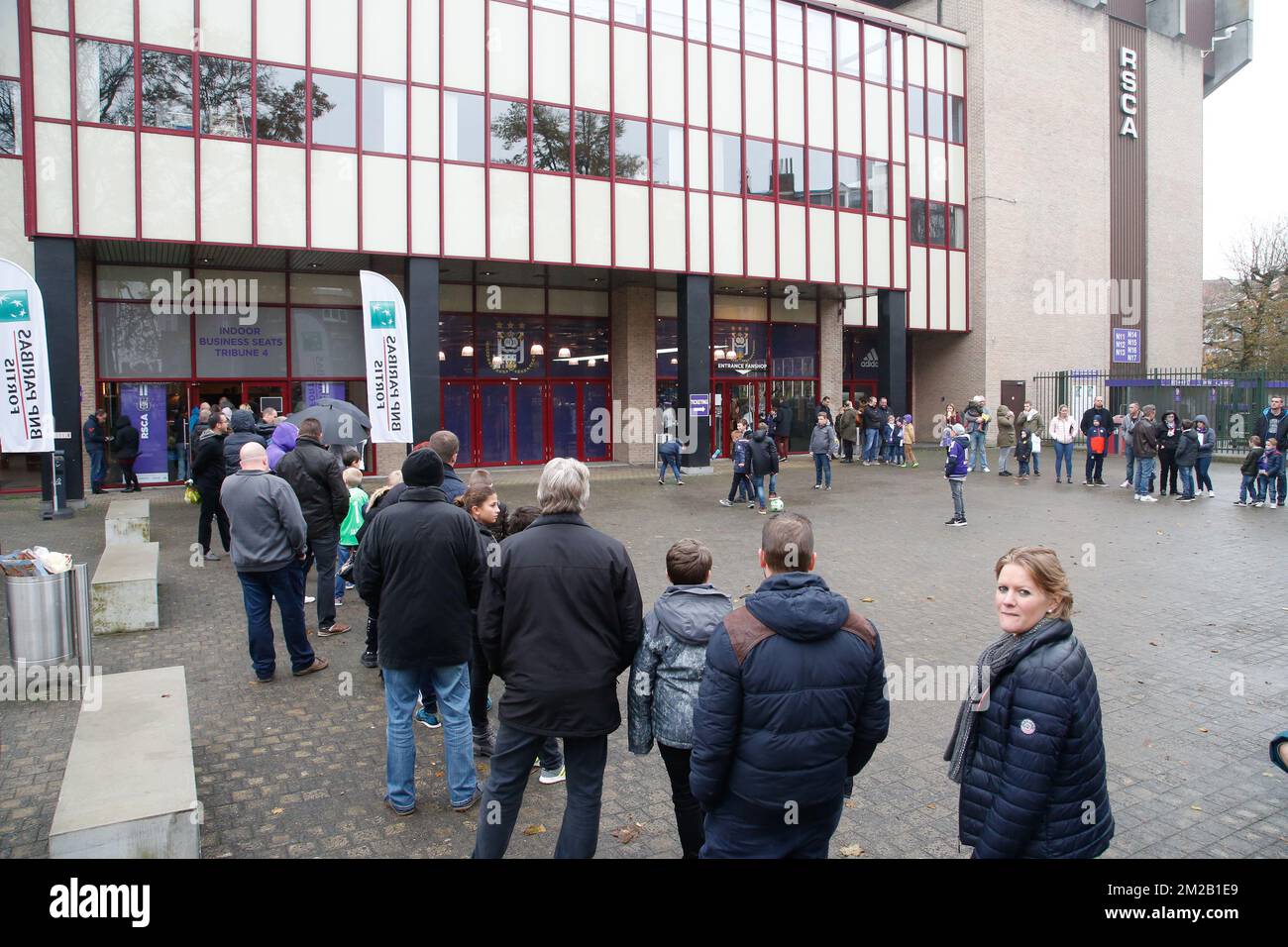 Illustration picture shows a dedication moment with players signing ...