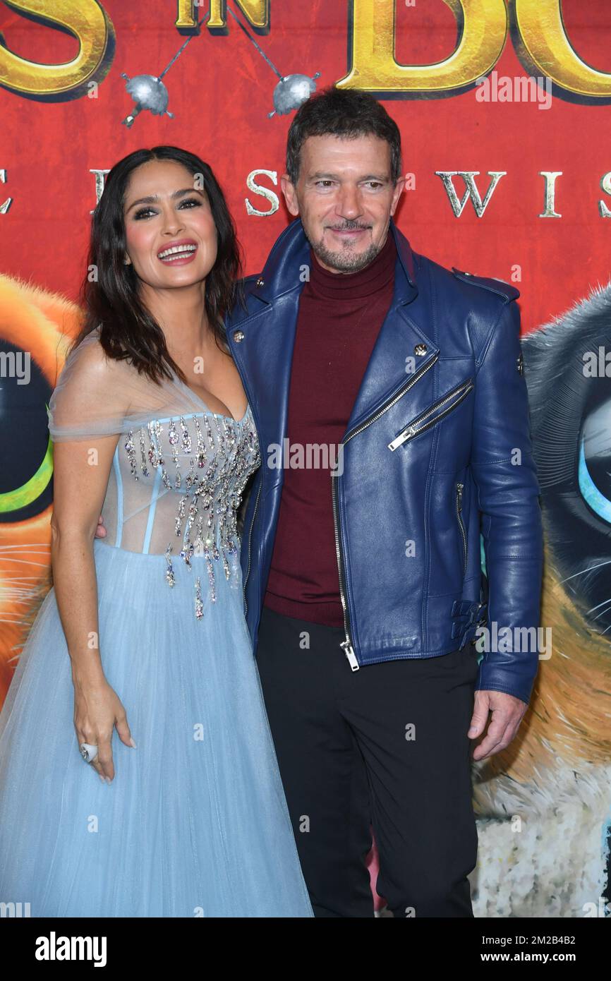 Salma Hayek Pinault and Antonio Banderas Stock Photo - Alamy