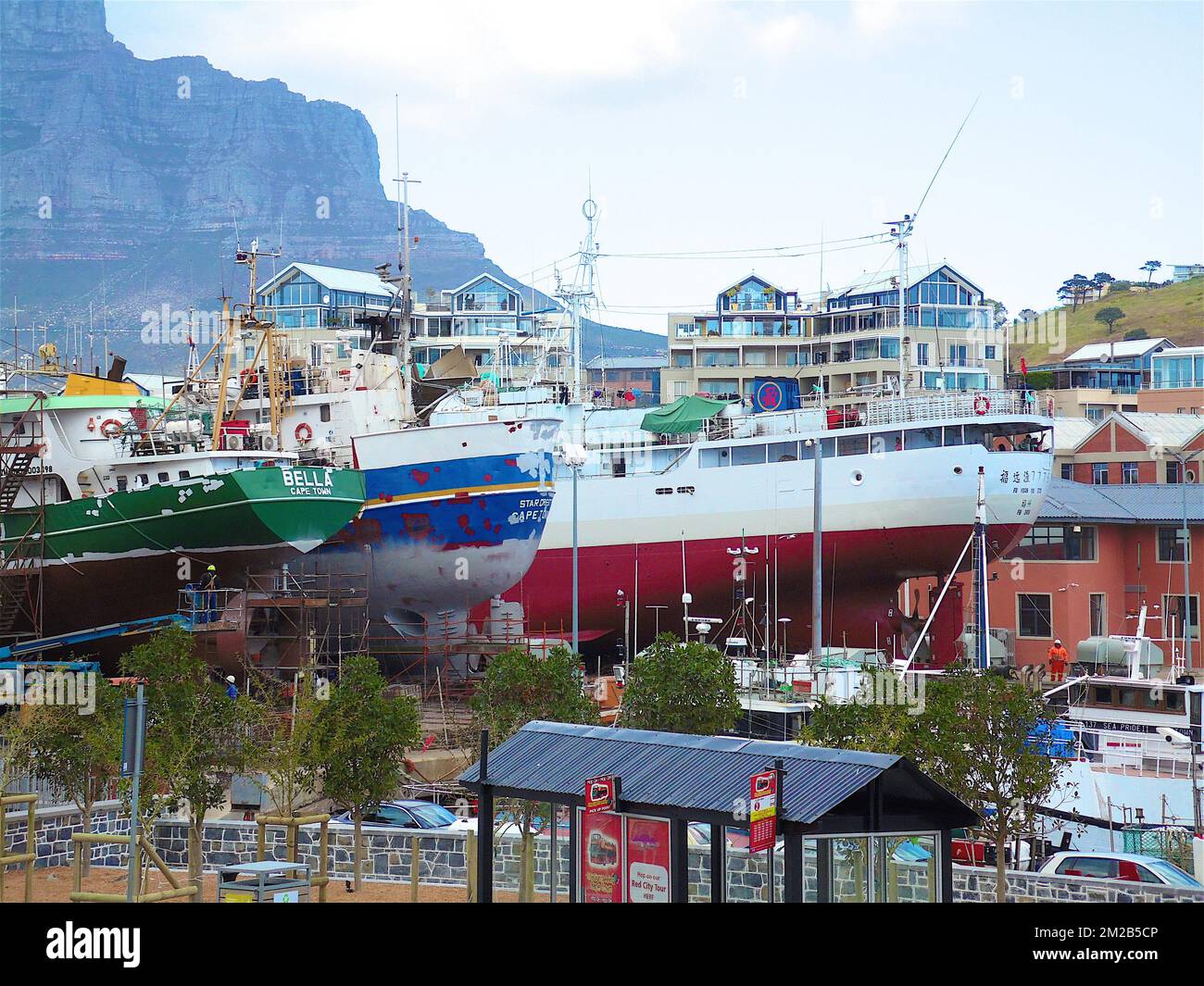 Harbor of Cape Town | Le port du Cap 01/08/2017 Stock Photo - Alamy
