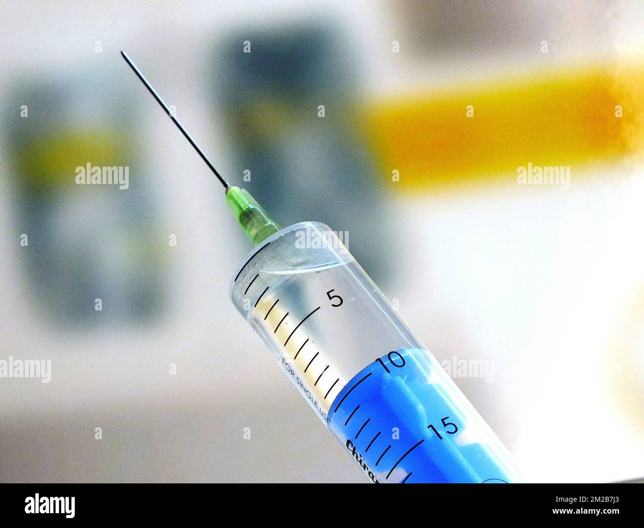 Seringue hi-res stock photography and images - Alamy