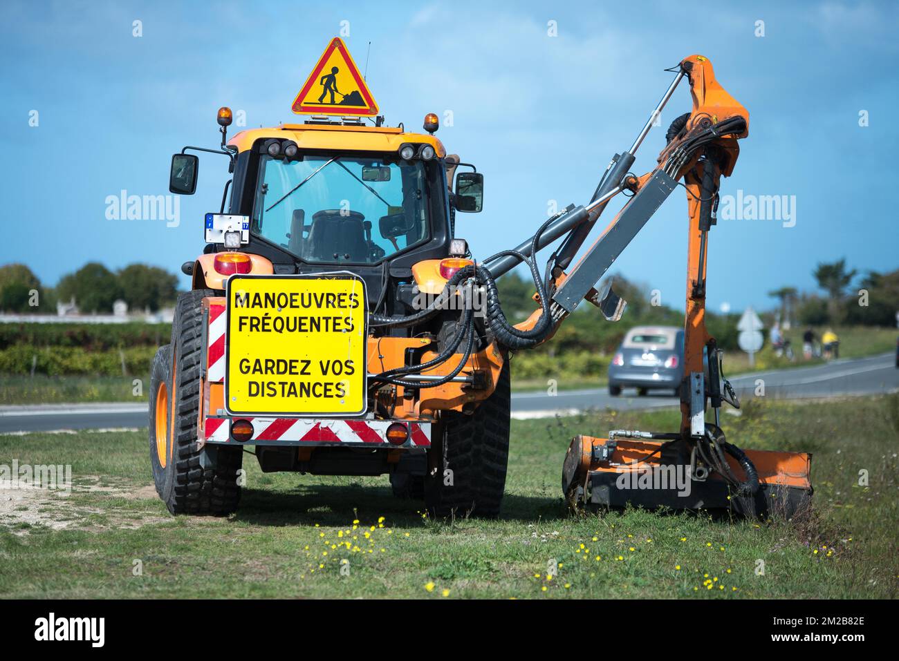 Maintenance edge of roads. | Entretien bord des routes. 05/05/2016 ...