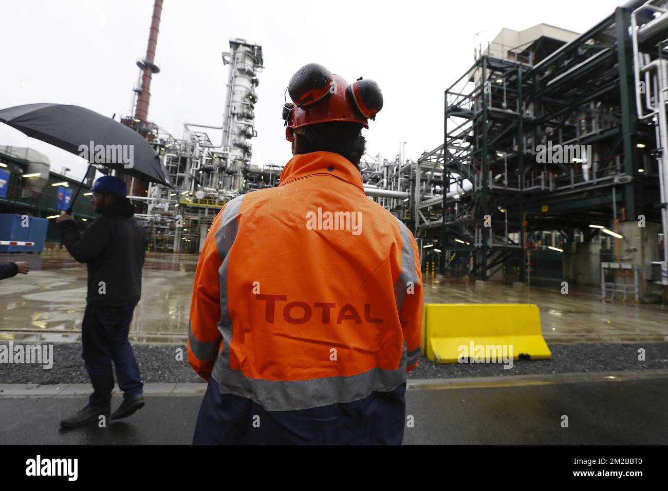 Total raffinaderij antwerpen hi-res stock photography and images - Alamy