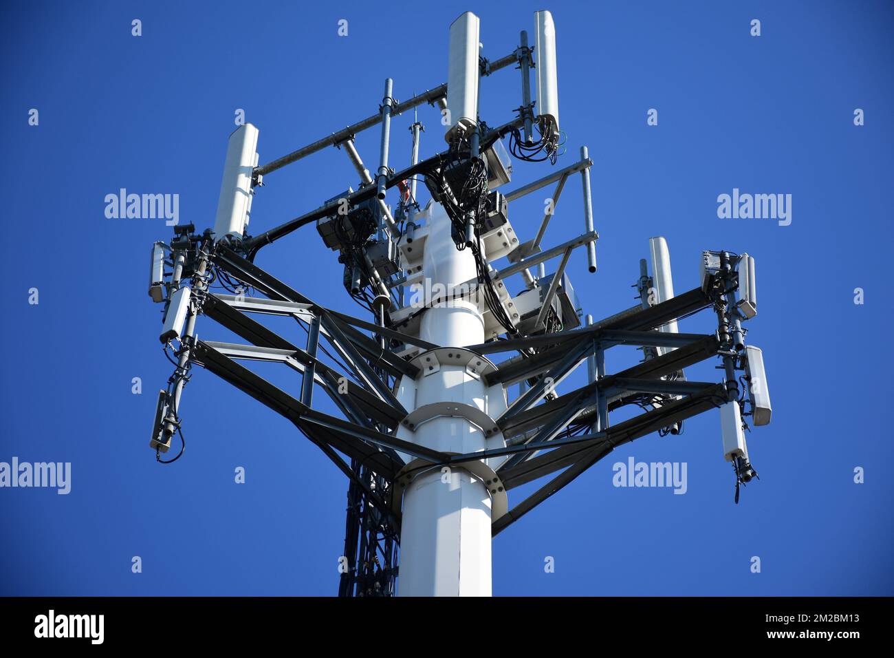 Radioelectric waves hi-res stock photography and images - Alamy