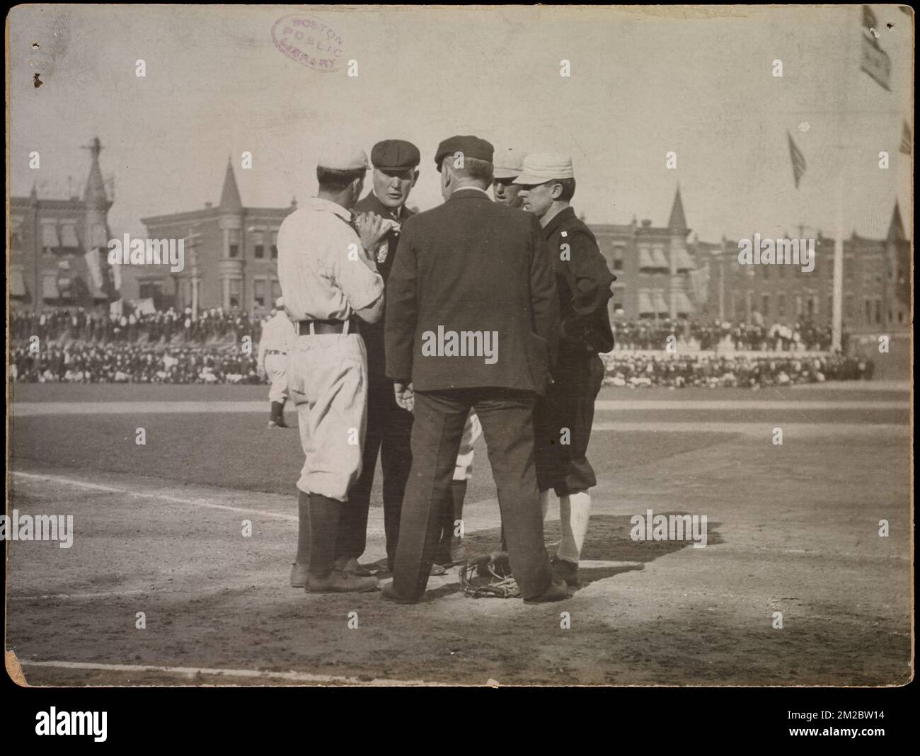 Team of umpires hi-res stock photography and images - Alamy