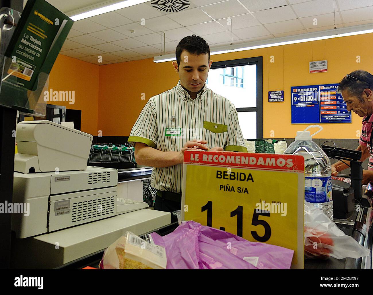 Cashier | Caissier 20/10/2017 Stock Photo - Alamy