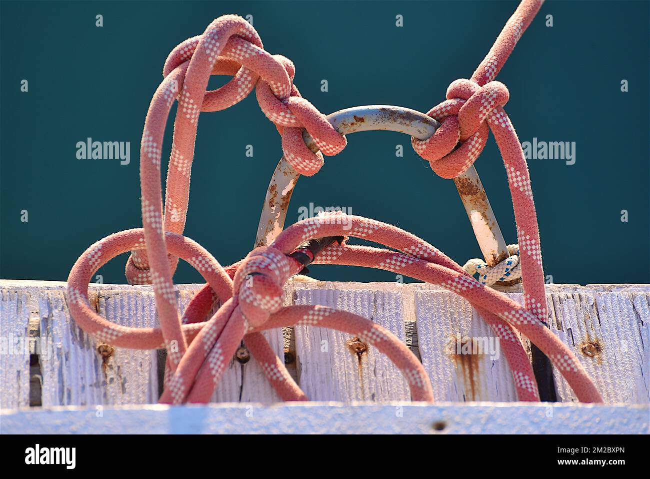 Boat mooring | Amarre de bateau 25/12/2017 Stock Photo - Alamy
