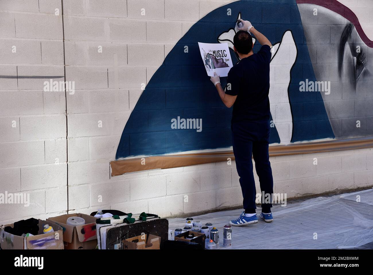 Graphist at work | Graffeur au travail 30/12/2017 Stock Photo - Alamy