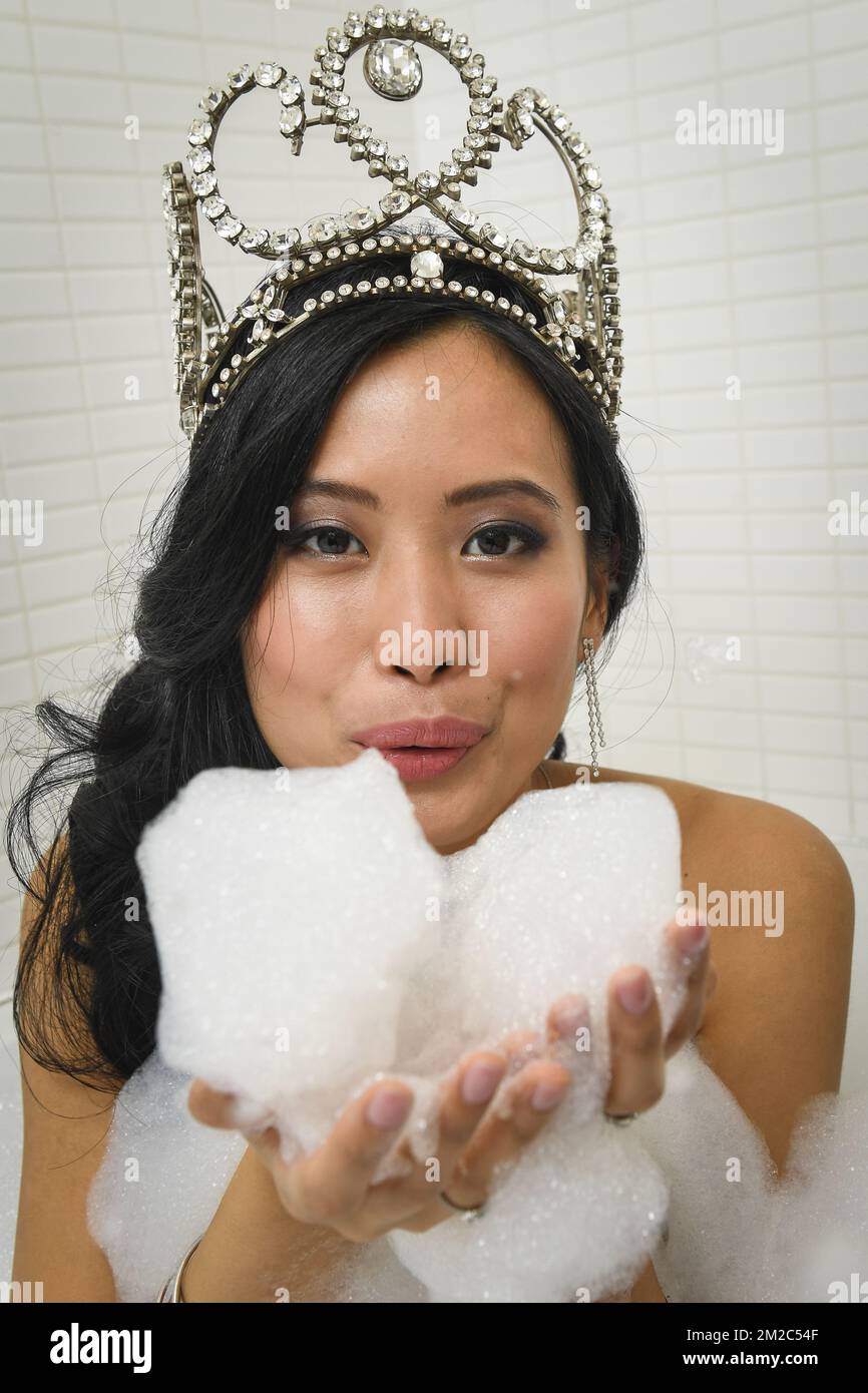 Angeline Flor Pua poses for the photographer, Sunday 14 January 2018 ...