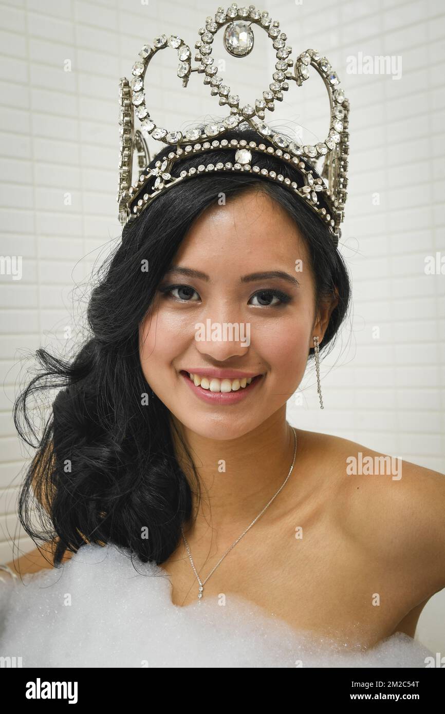 Angeline Flor Pua poses for the photographer, Sunday 14 January 2018 ...