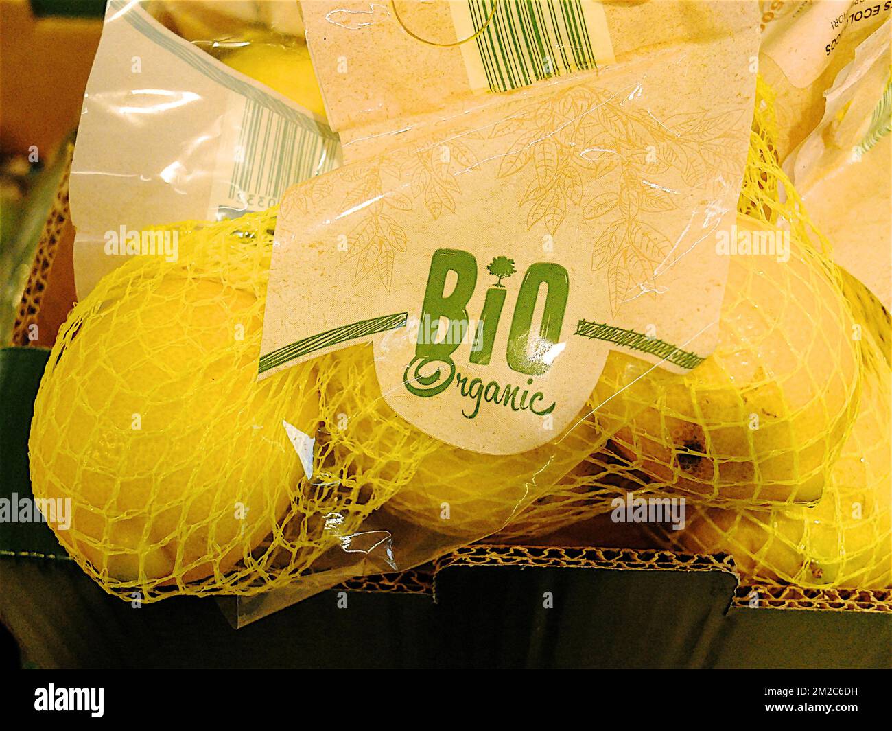 Produits bio hi-res stock photography and images - Alamy