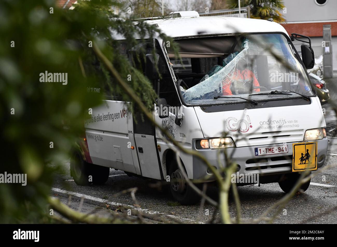 Bus hitting tree hi-res stock photography and images - Alamy