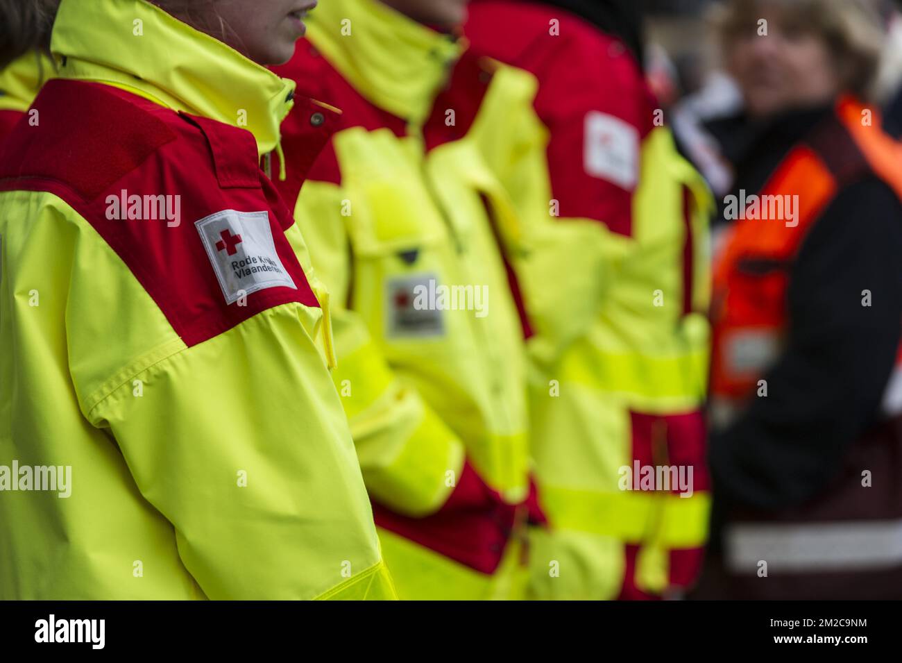 Red-cross jacket | Personnel de la croix-rouge 30/09/2017 Stock Photo ...