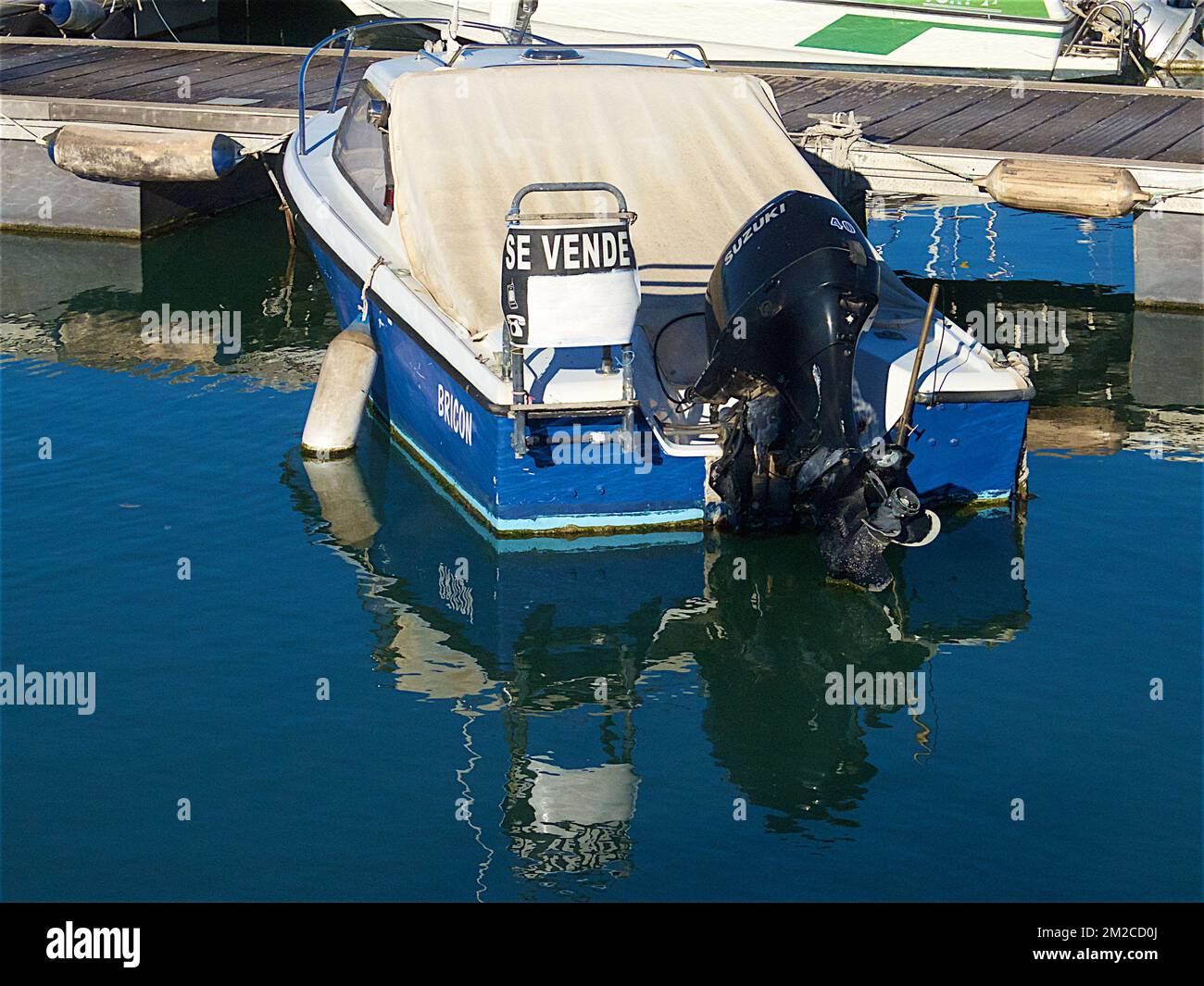 Boat for sale | Bateaux à vendre 21/01/2018 Stock Photo - Alamy