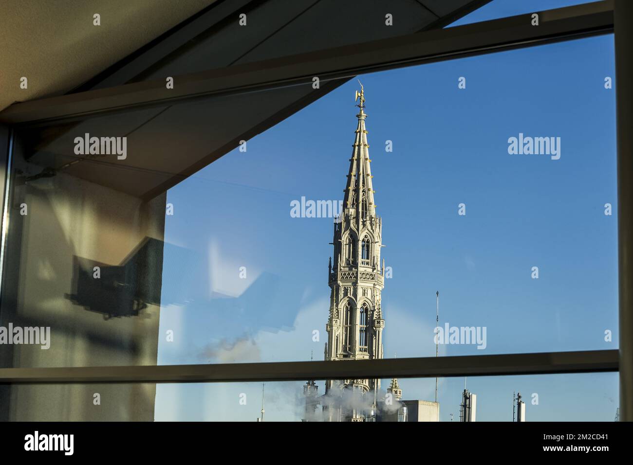 Spire of the brussels city hall | Fleche de l'hotel de ville de ...