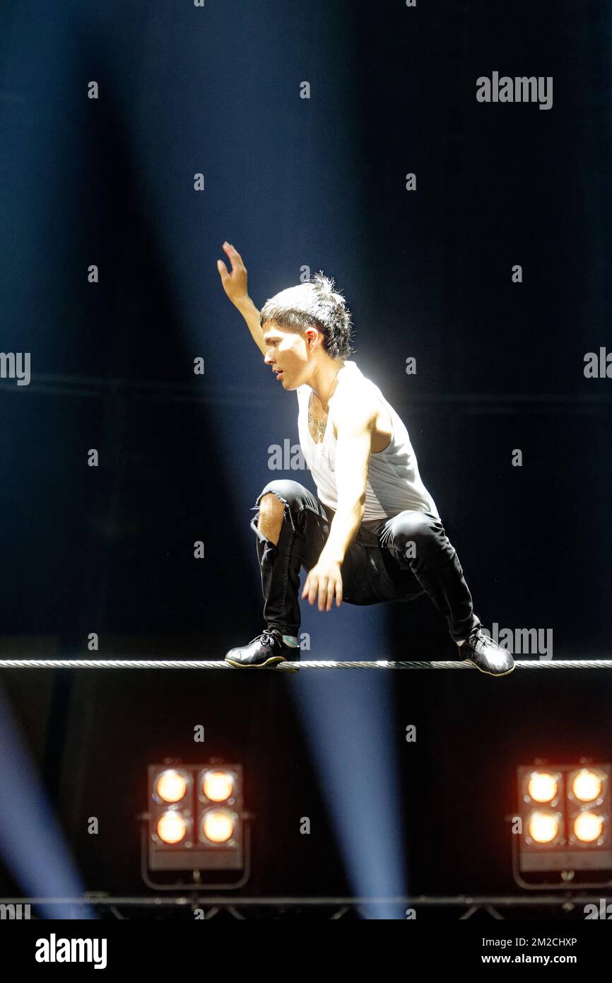 Duisburg, Germany. 13th Dec, 2022. An artist trains on the high wire at ...