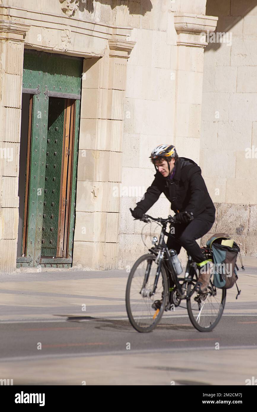 Piste cyclable cyclistes cyclistes cyclistes cyclistes hi-res stock ...