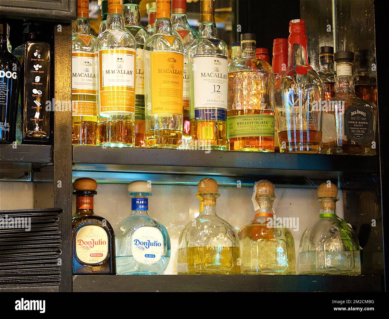 Bouchons et bouteille hi-res stock photography and images - Alamy